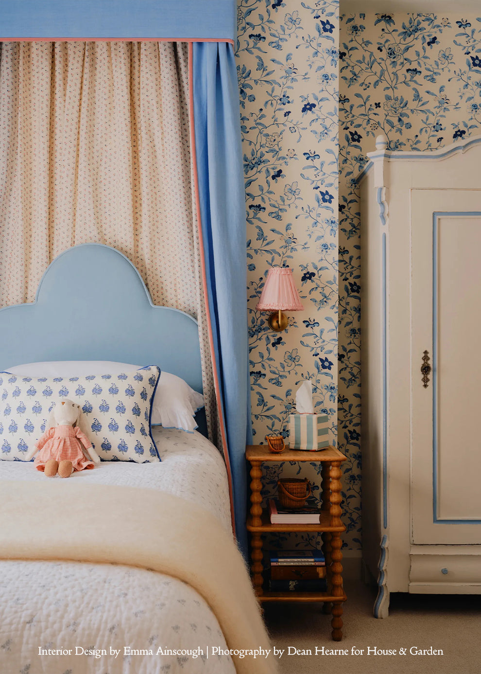 Secret Garden Wallpaper ~ Delft – Tess Newall
