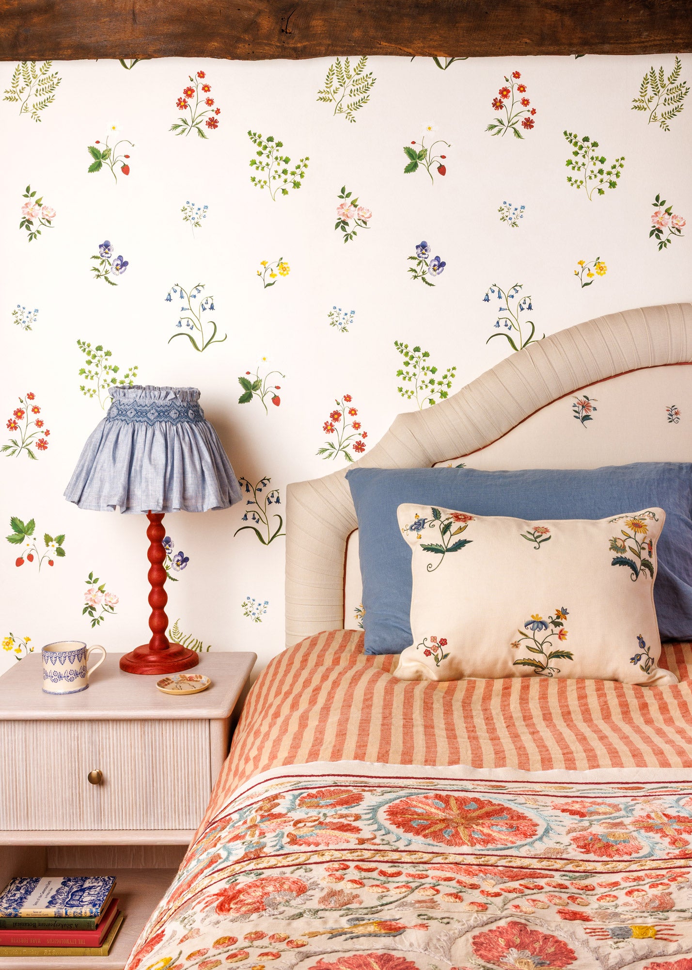 Herbarium Wallpaper | Wildflower | Tess Newall